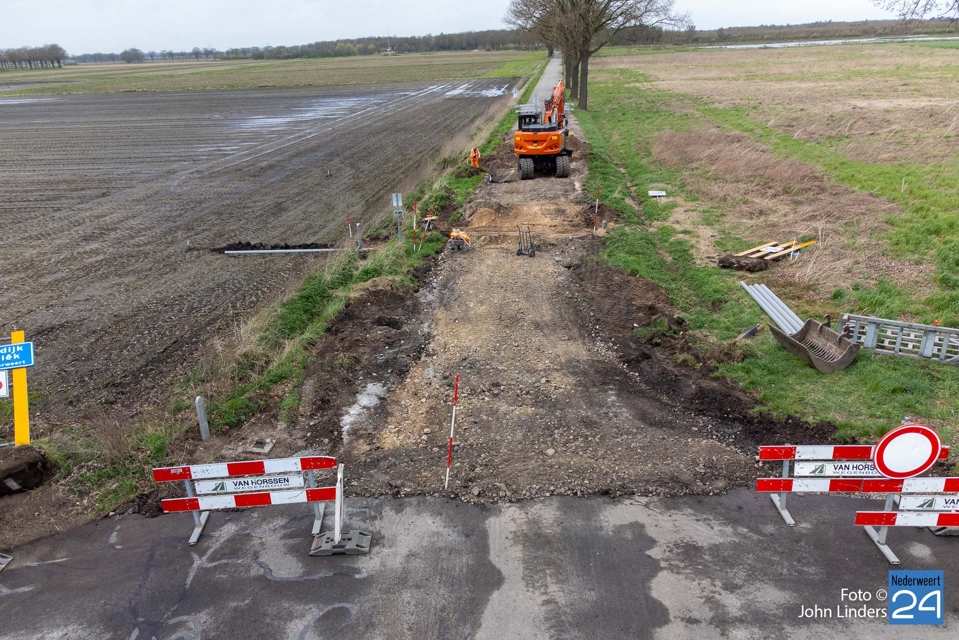 Aanleg verkeersplateau met middengeleider aan de Moostdijk - Meijel24
