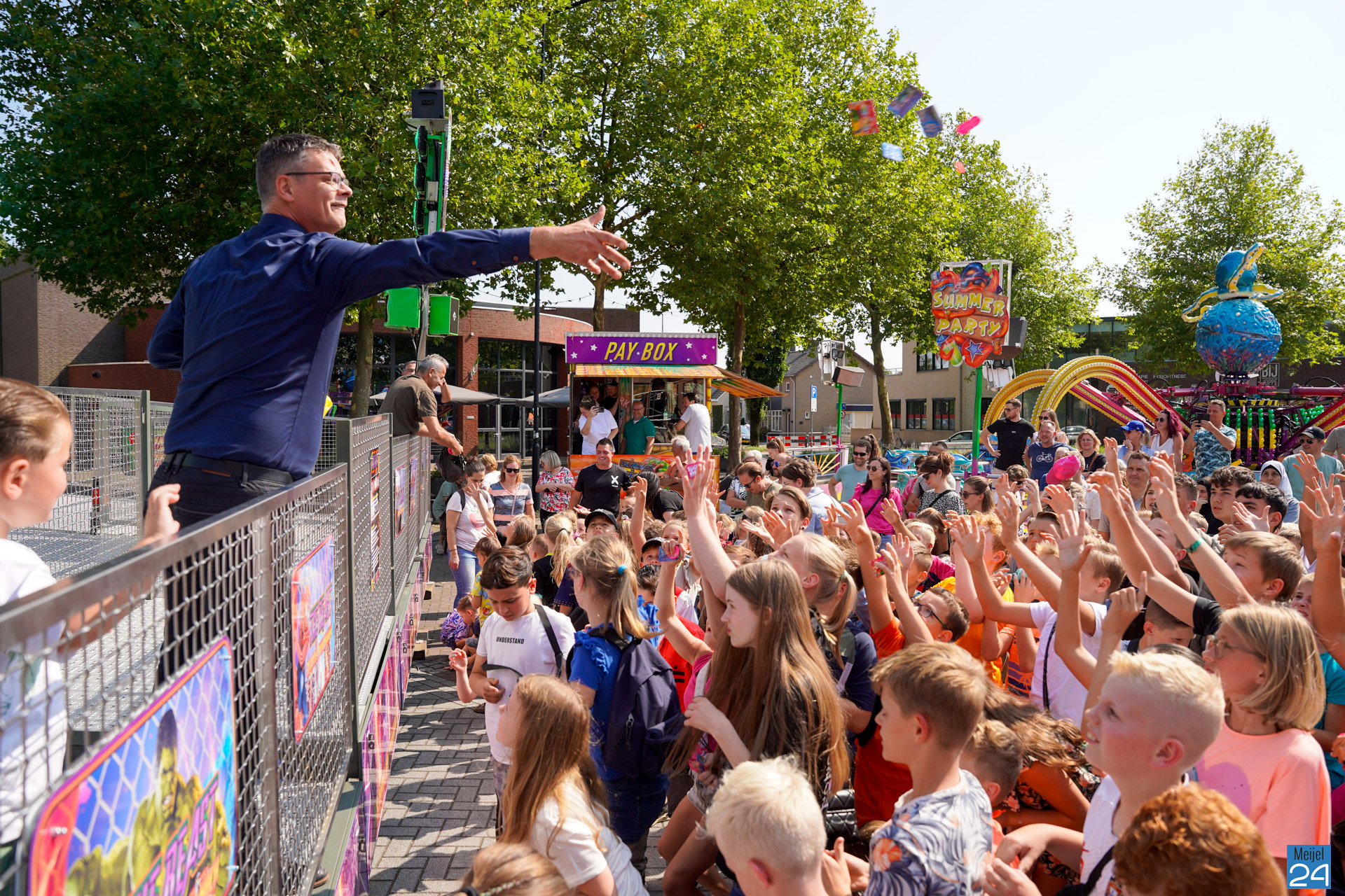 Wethouder Tijs van Lierop opent kermis in Meijel - Meijel24