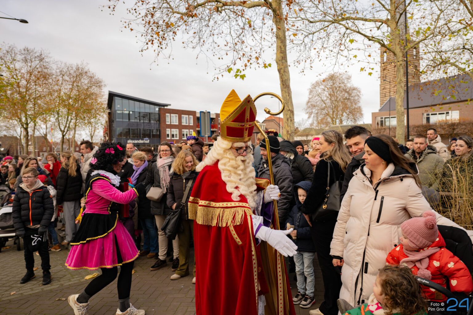 Sinterklaas verwelkomd in Meijel met optredens en speurtocht - Meijel24